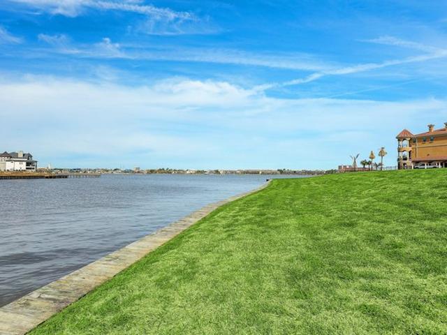 2506 Beacon Cir, League City, TX 77573