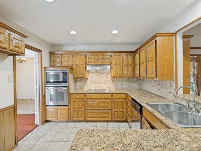 2506 Bluebonnet Drive