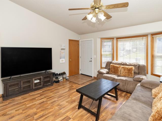2506 E 39th Court