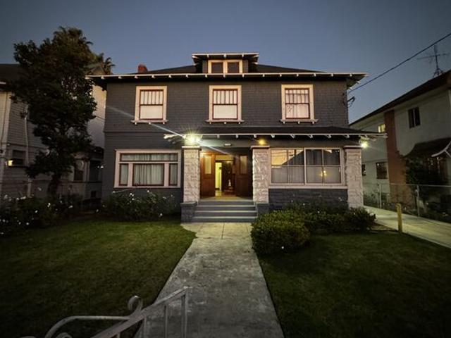 2506 Juliet St, Los Angeles, CA 90007 | MLS #26640 | Compass