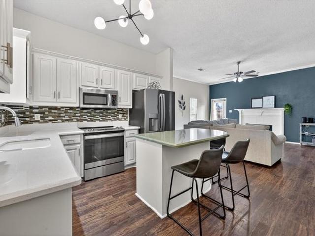 2506 Peargrove Cir, Arlington, TX 76006
