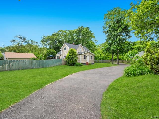 2506 Pond Road