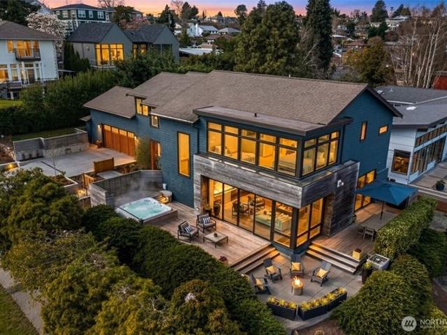 2506 W Halladay St, Seattle, WA 98199