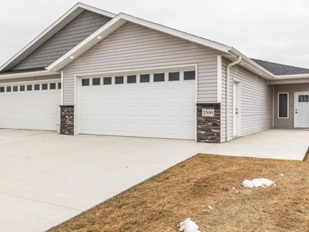 2506 34th Ave SE, Mandan, ND 58554