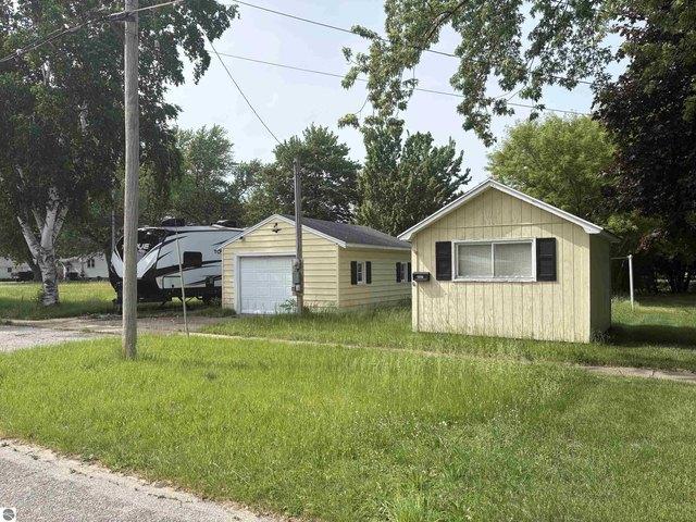 2507 Nelson St, Manistee, MI 49660