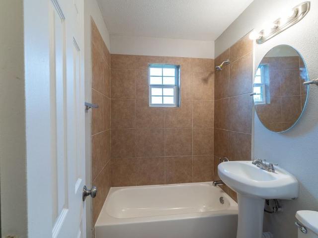 2507 Delano Street 2 Bedroom Apartment for Rent at 2507 Delano St, Houston, TX 77004 Greater Third Ward