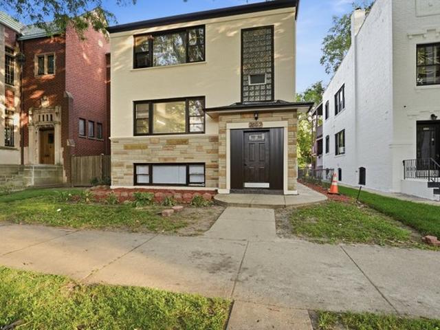2507 W Coyle Ave, Chicago, IL 60645