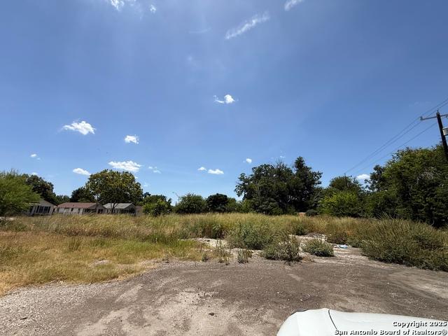 2507 W Southcross