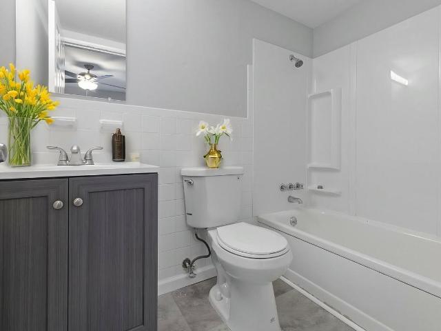 2507 09 Bellevue LLC 2 Bedroom Apartment for Rent at 2507 Bellevue Ave, Maplewood, MO 63143 Maplewood