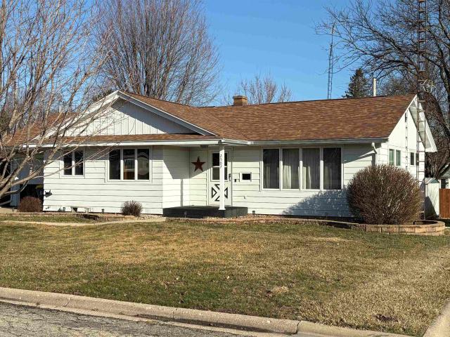 2507 16th St, Monroe, WI 53566 | MLS #2018