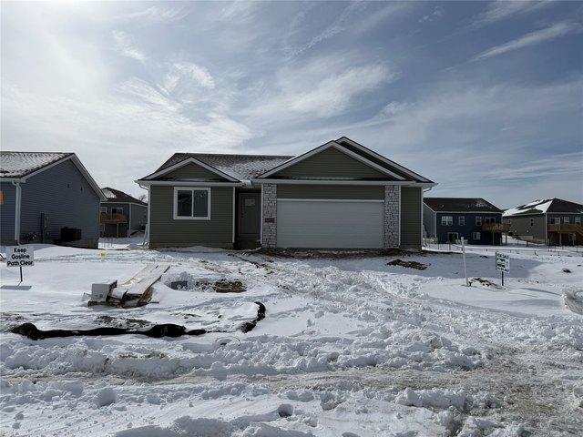 25084 Bluebird Cir, Adel, IA 50003