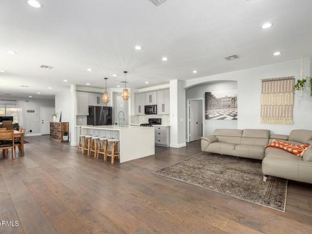 25084 N 68th Ave, Peoria, AZ 85383