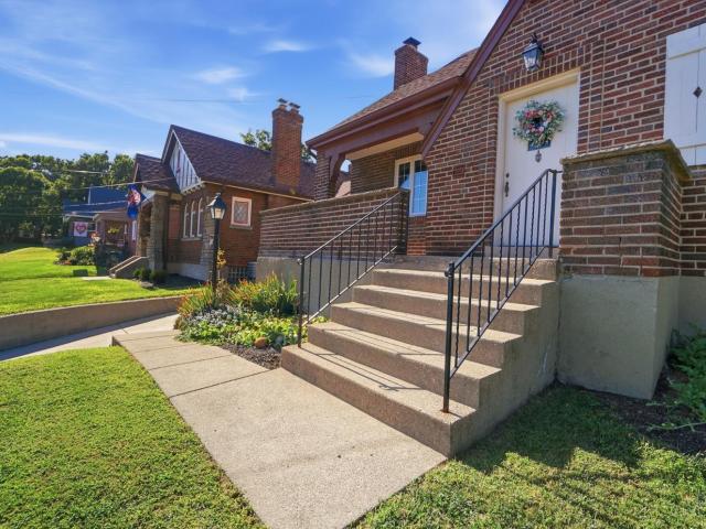 2508 Moundview Drive