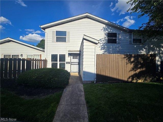 2508 Nassau Dr, Columbus, OH 43232