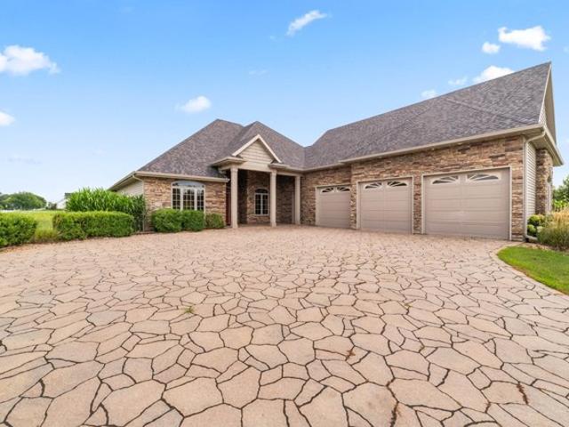 2508 Cottonwood Rd, Ames, IA 50014