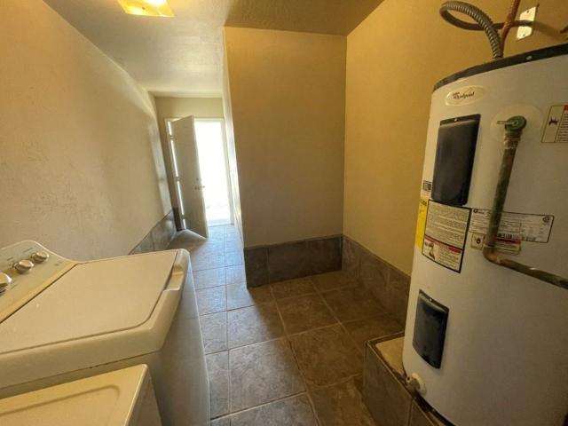 2508 E. Mobile Lane 3 Bedroom Apartment for Rent at 2508 E Mobile Ln, Phoenix, AZ 85040