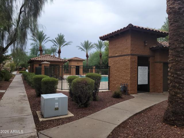 2508 e vermont drive