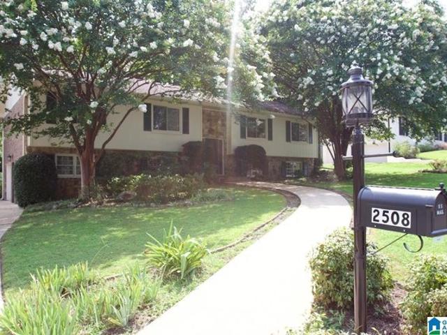 2508 Flagstone Cir, Hoover, AL 35226