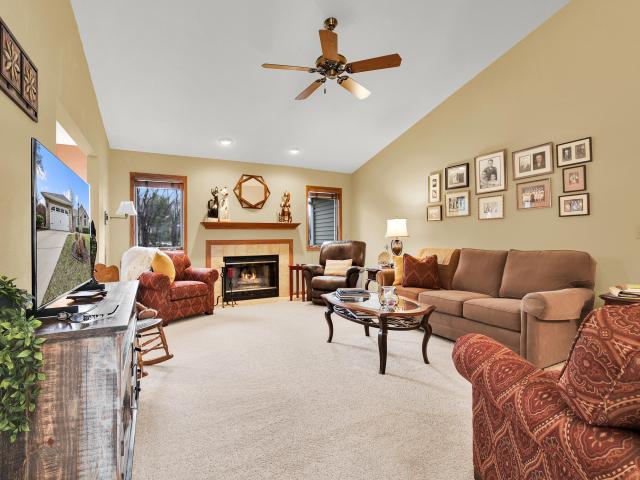 2508 Fox River Pkwy