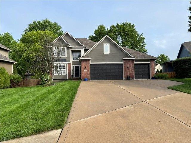 2508 SW Blazing Star Pl, Lee's Summit, MO 64081