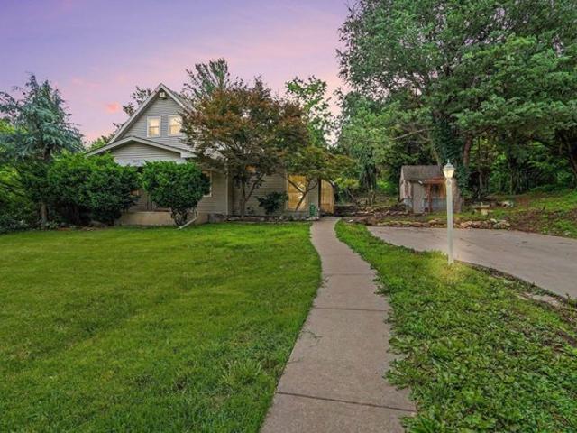 2508 SW Fillmore St, Topeka, KS 66611