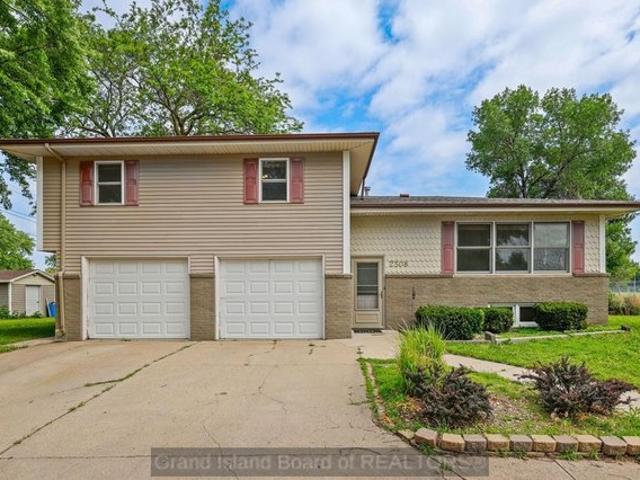 2508 W 11th Ave, Grand Island, NE 68803