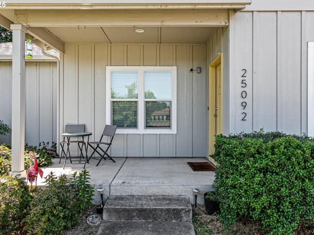 25092 amber ct
