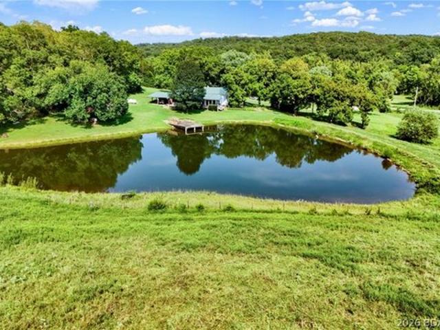 25098 Highway J, Versailles, MO 65084