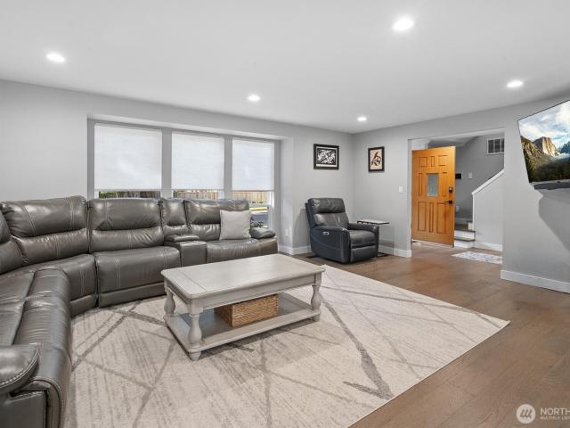 2509 Manorwood Drive