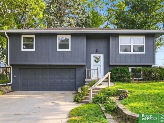 2509 Childs Rd W, Bellevue, NE 68147
