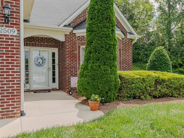 2509 Longshadow Drive