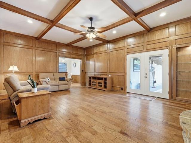 2509 Radcliffe Dr, Arlington, TX 76012