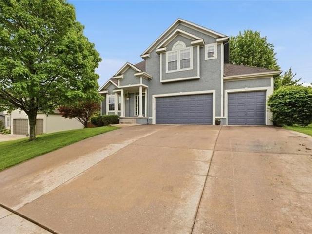 2509 SW Carlton Ct, Lee's Summit, MO 64082