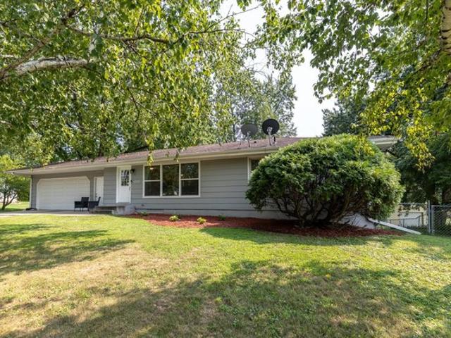 2509 W 140th St, Burnsville, MN 55337