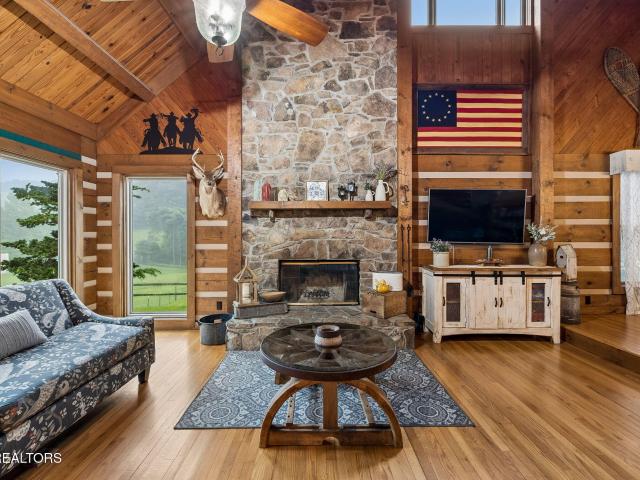 2500/10 Chimney Springs Rd