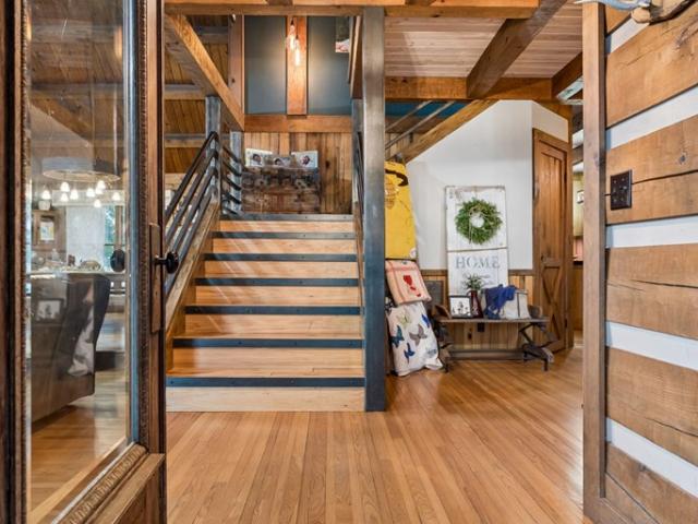 2500/10 Chimney Springs Rd