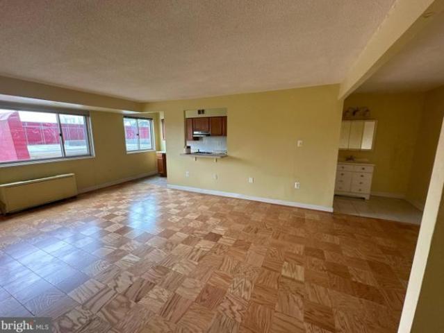 2500 N Van Dorn St #217, Alexandria, VA 22302