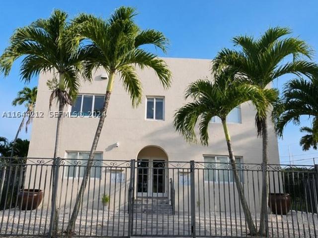 2500 NE 192nd St, Miami, FL 33180