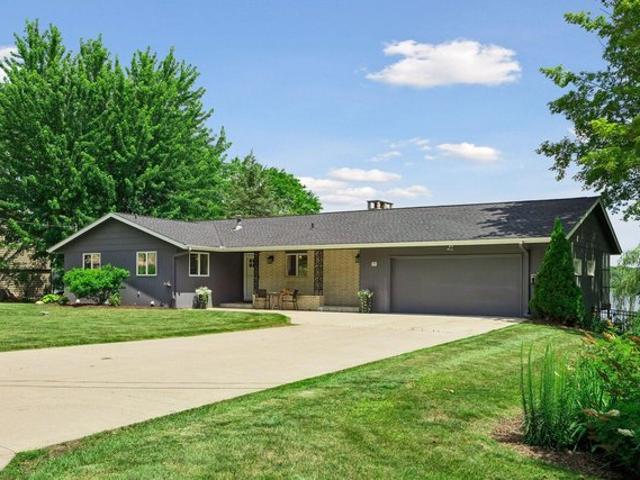 2500 Auburn Dr, Victoria, MN 55386