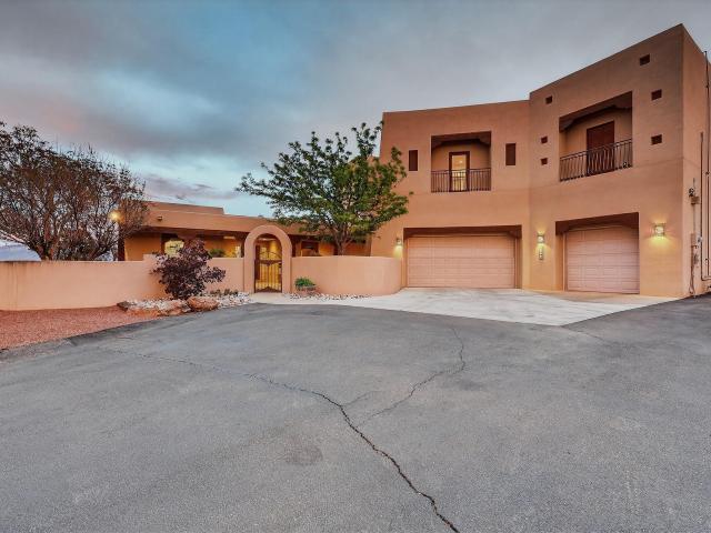 2500 Abrazo Road NE