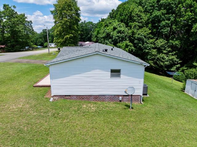 2500 Deerhaven Rd