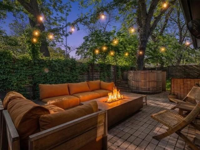 2500 E 3rd St Unit B, Austin, TX 78702