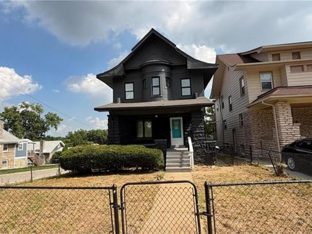2500 E 42nd St, Kansas City, MO 64130