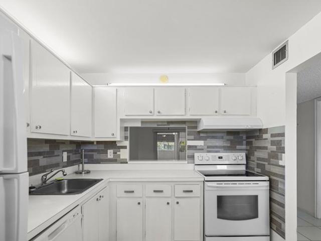 2500 Fiore Way Apt 103, Delray Beach, FL 33445