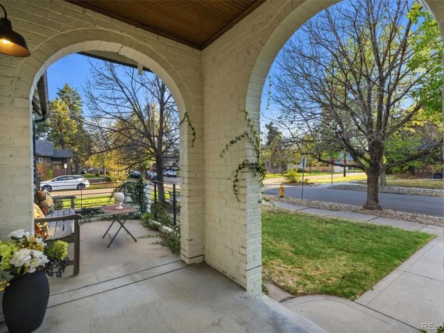 2500 Grape Street