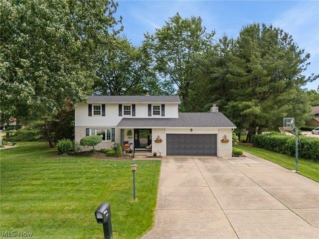 2500 Hume St NW, North Canton, OH 44720
