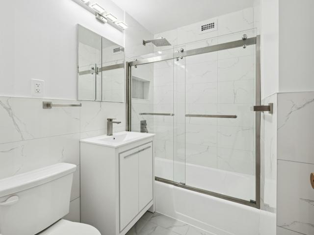 2500 Johnson Avenue, Unit 15N