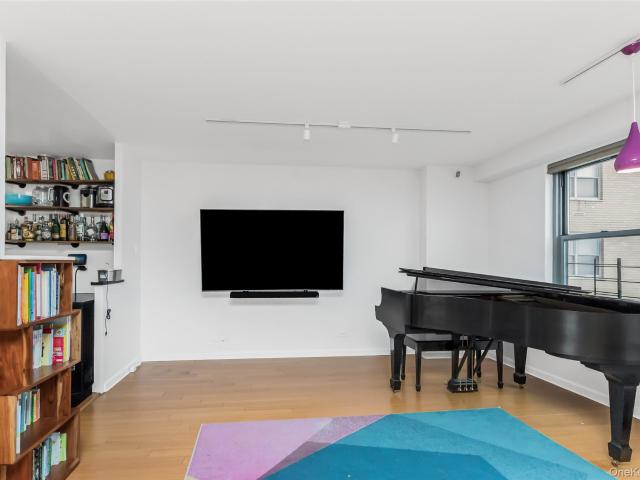 2500 Johnson Avenue 15G