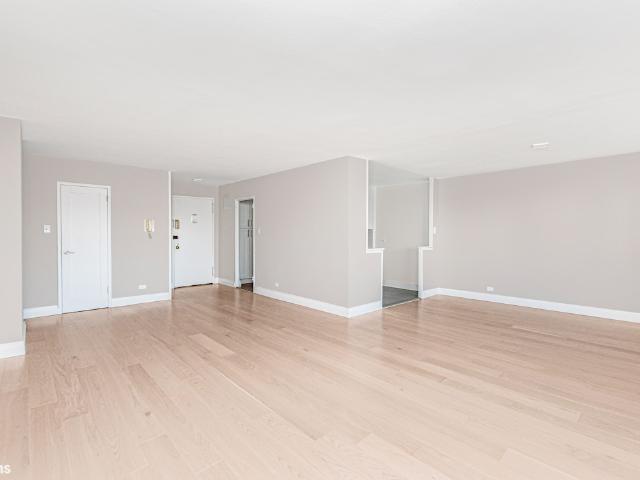 2500 JOHNSON Avenue 6M