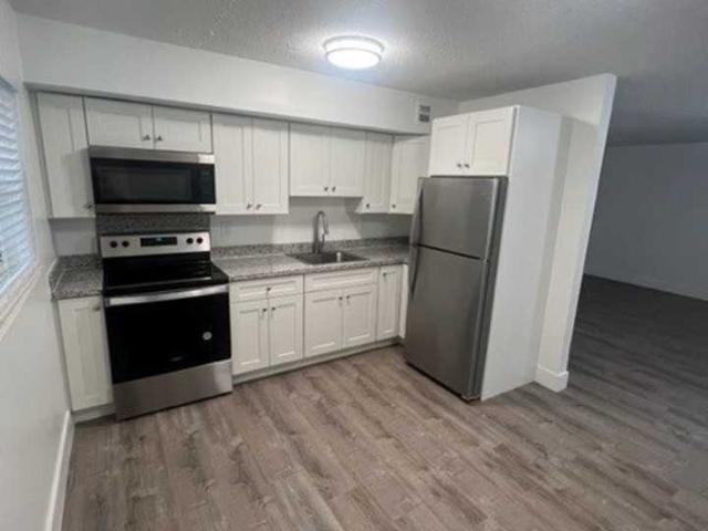 2500 Johnson St LLC 1 Bedroom Apartment for Rent at 2500 Johnson St, Hollywood, FL 33020 North Central Hollywood